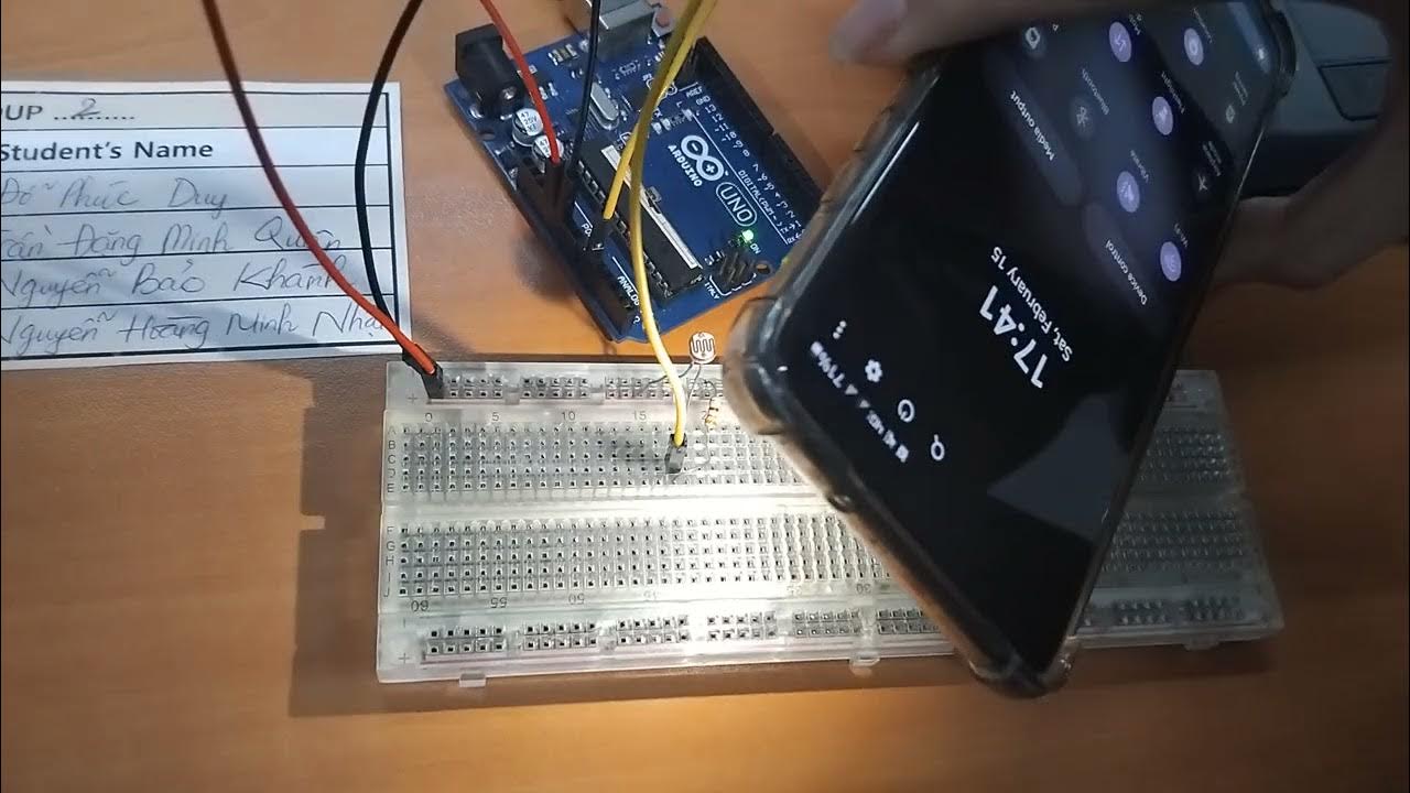 Slot4_Photoresistor_Analog_Input_Group2_SE1840 - YouTube