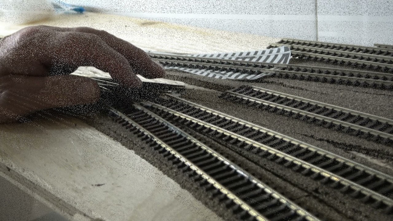 38. Adding a fiddle yard to the layout. - YouTube