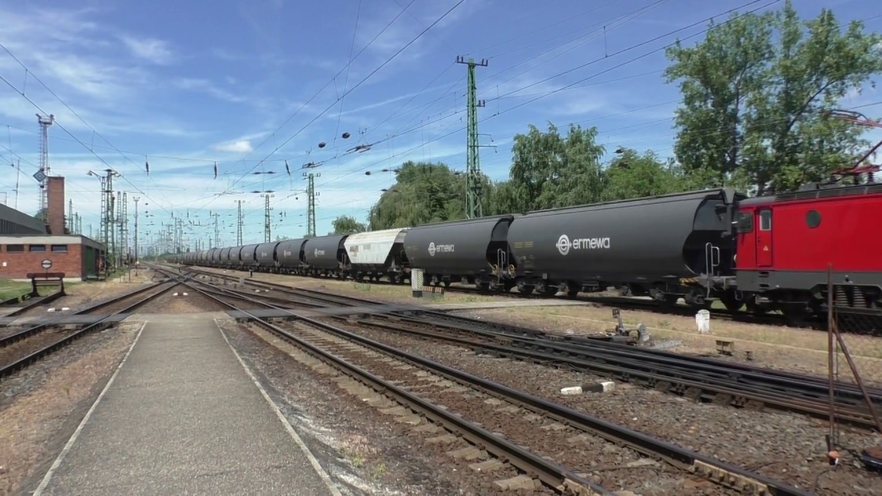(HD) Fox Rail 600 003 passes through Hegyeshalom with grain wagons - 5 ...