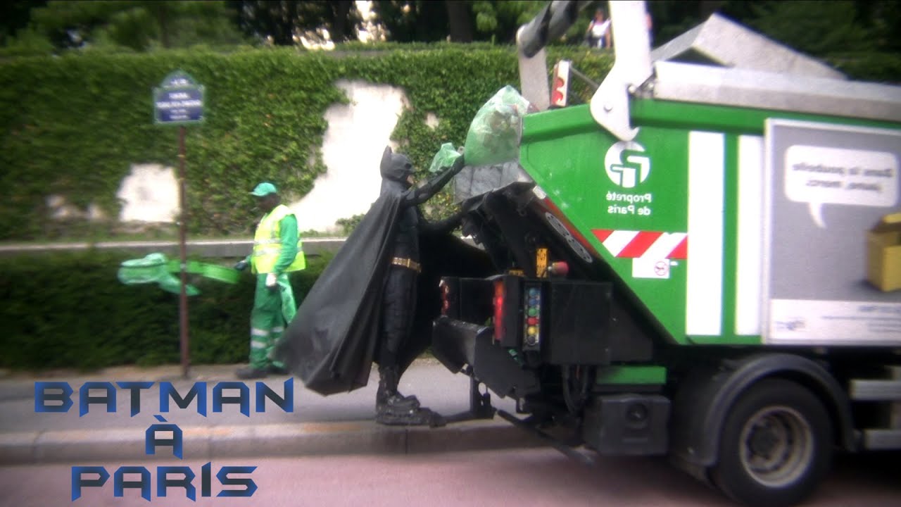 Batman à Paris - YouTube