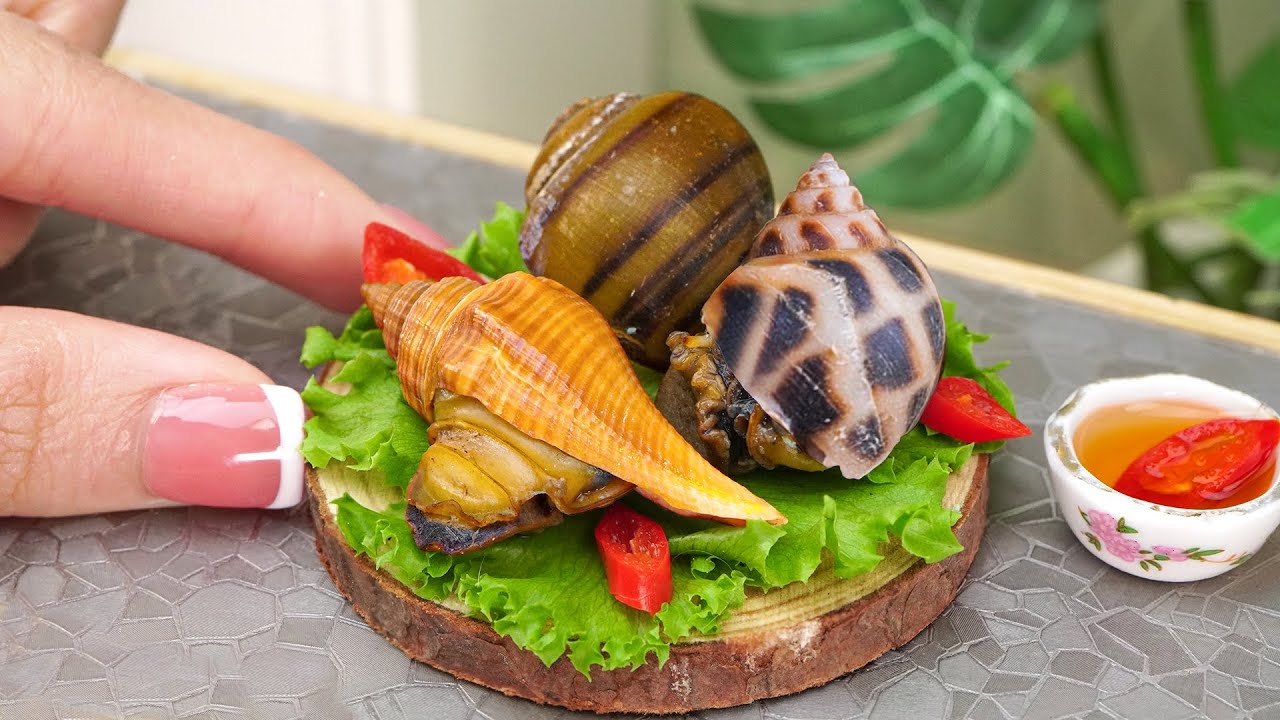 Miniature Escargots Snails 🐌 Baked Garlic Butter Snails in Small ...