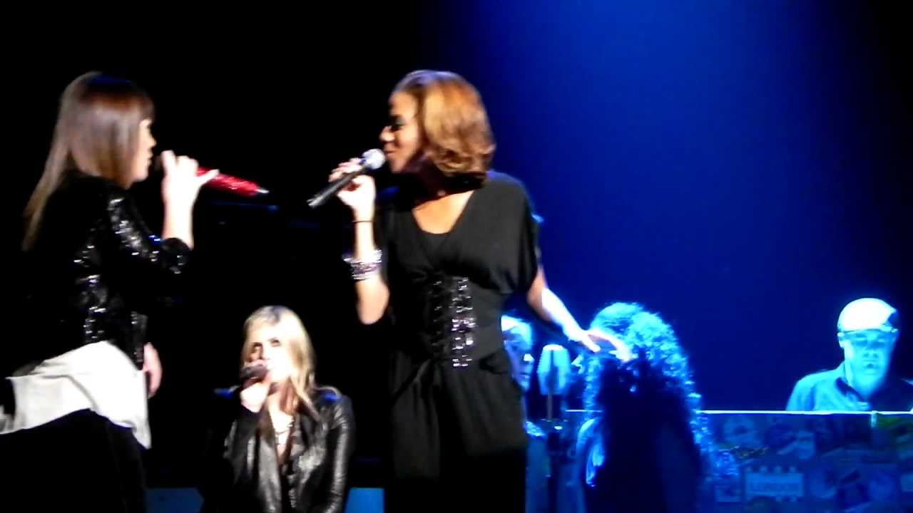 Kelly Clarkson + Tamyra Gray - Exhale (Shoop Shoop) cover - YouTube