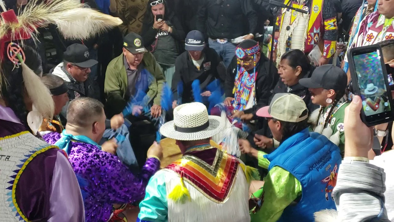 Mandaree Friday Night @United Tribes 2019 - YouTube