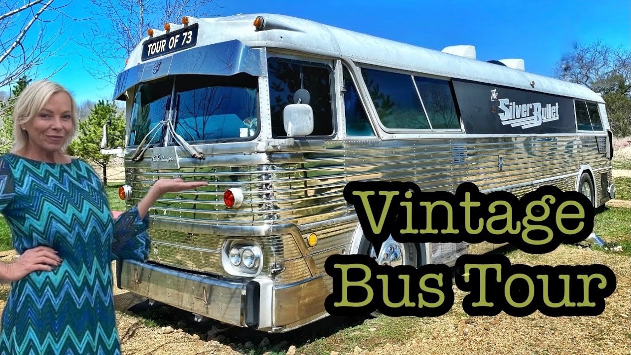 WOW! This Bedroom! 1973 MCI Challenger Vintage Bus Tour at FredRock ...