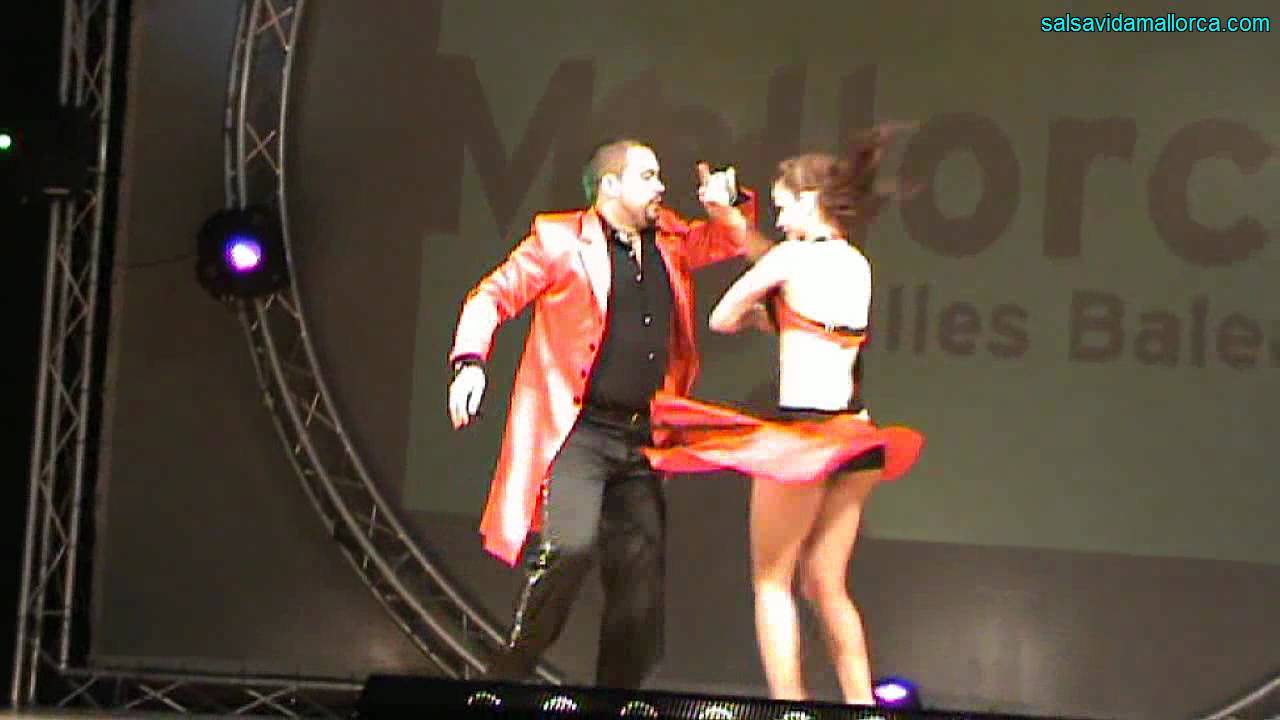 Robin Nodar y Arancha García - Mallorca Salsa 2011 - YouTube