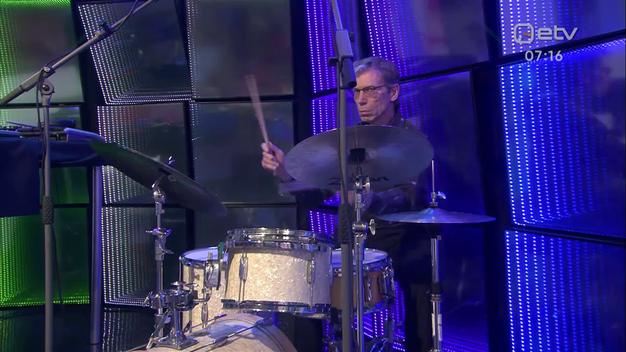 JOHN RILEY - YouTube