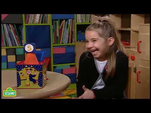 Plaza Sésamo (Sesame Street) - Jack-in-the-Box (5, Latin Spanish)