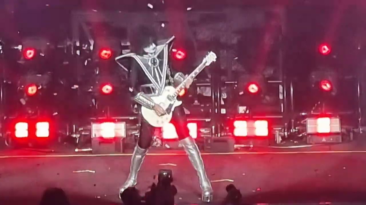 Kiss. Shandi +Rock and Roll All Night. End Of The Road Tour, Melbourne ...