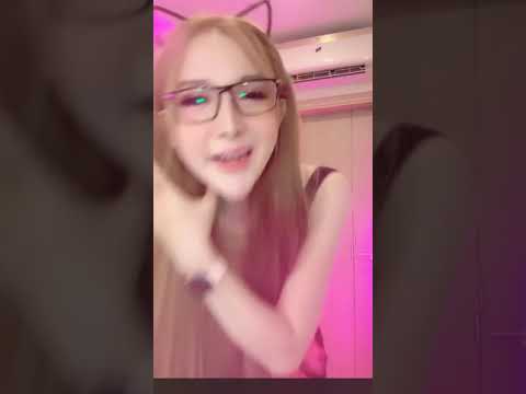Hotgirl bigo nhảy uấn éo trên màn hình điện thoại ︵✿๖ۣۜCɦĭη Thỏ ︵✿ kèm ID