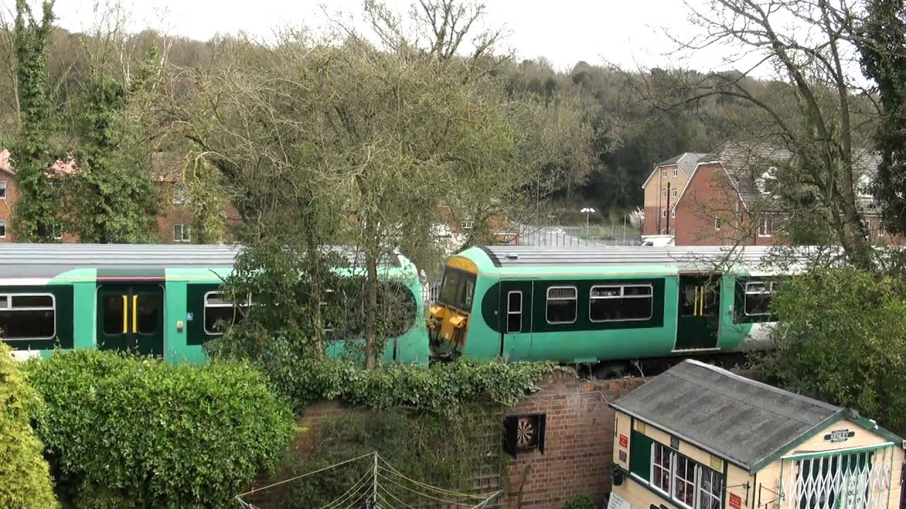 Class 456's at Kenley - Caterham Line - YouTube