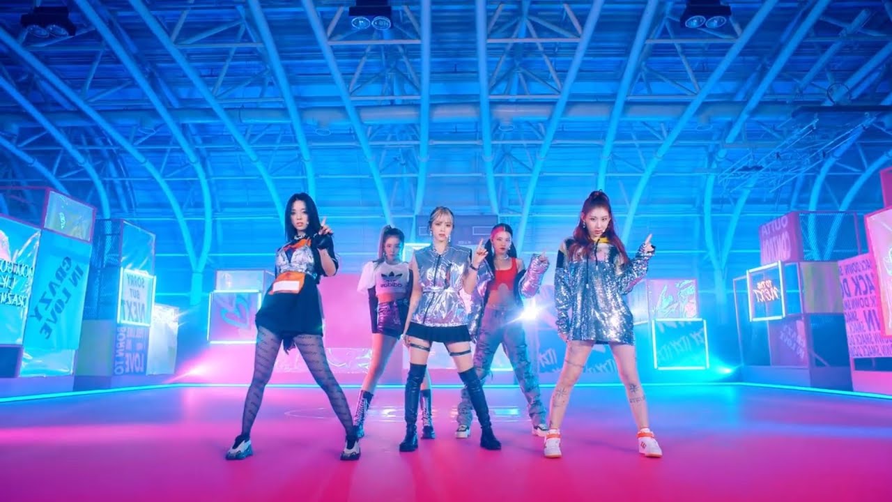 ITZY - SWIPE Dance Performance Mirror - YouTube