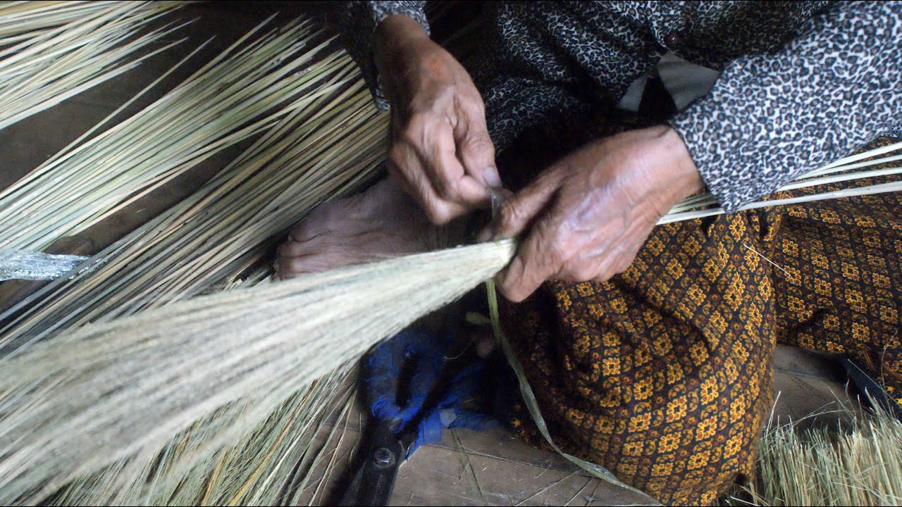 អំបោសផ្កាស្មៅ | របរចិញ្ជឹមជីវិត និងឧបករណ៍ | Num kreab Livelihood and ...