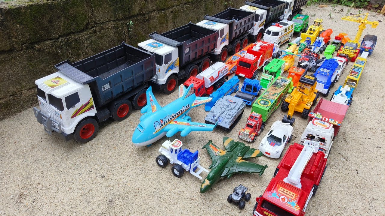 Mobil Truk Tronton Panjang Penuh Mainan Mobilan Excavator Buldozer ...