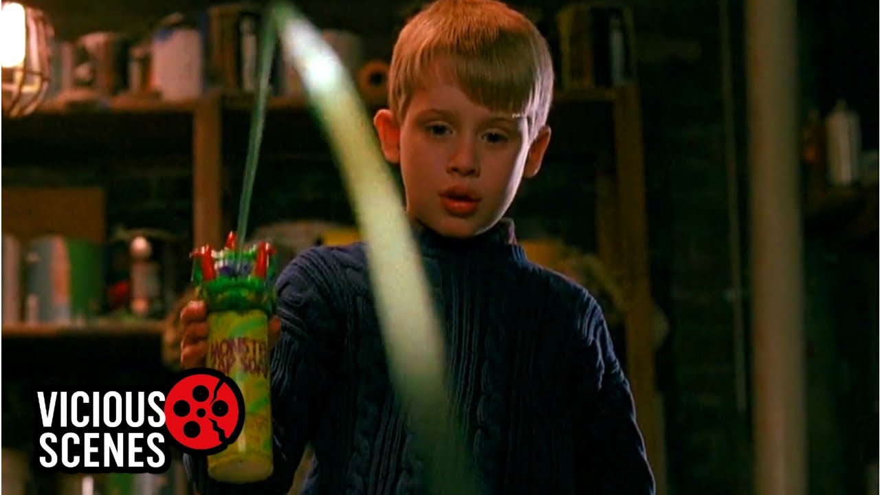 Home Alone 2: Lost in New York (1992) - Kevin Sets Booby Traps Scene ...