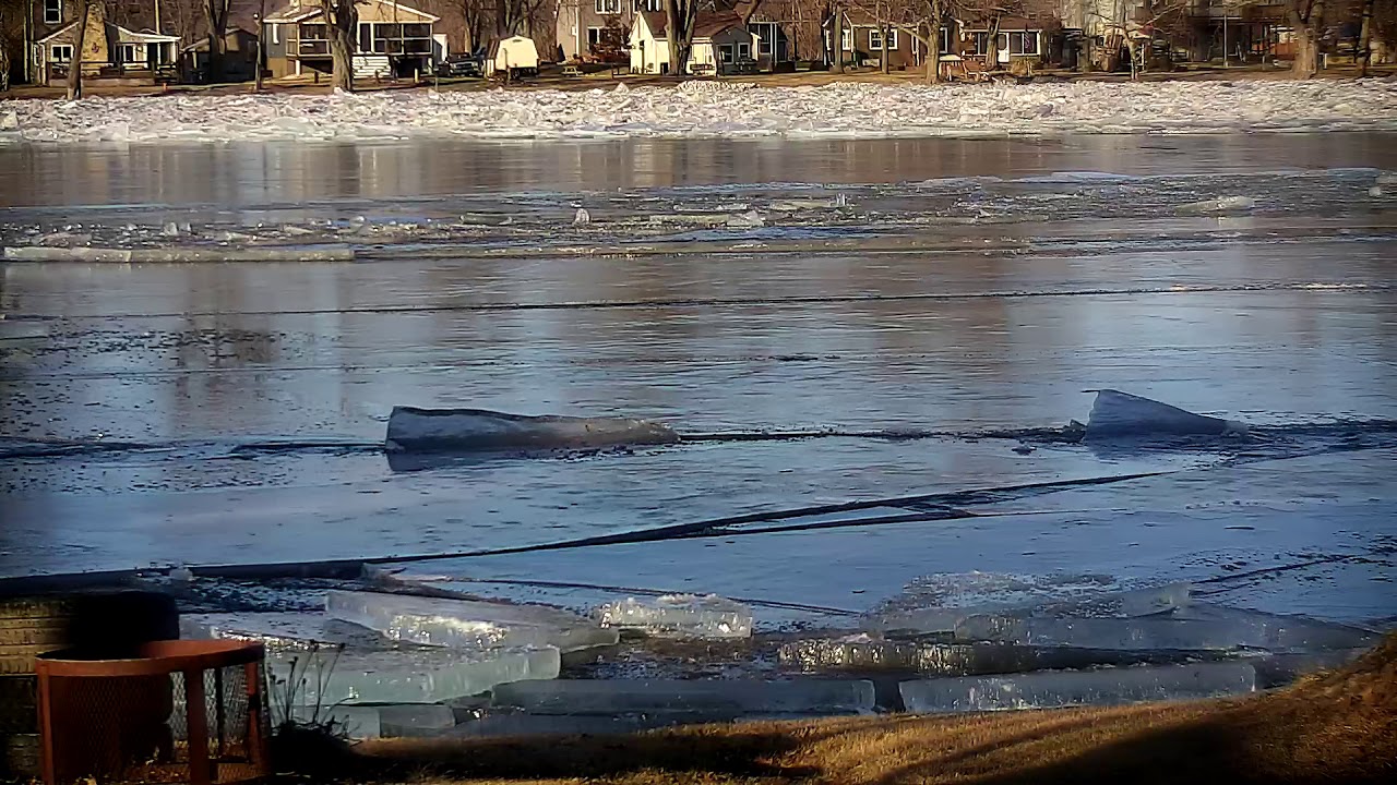 Ice Breaking Up on the Rock River - YouTube