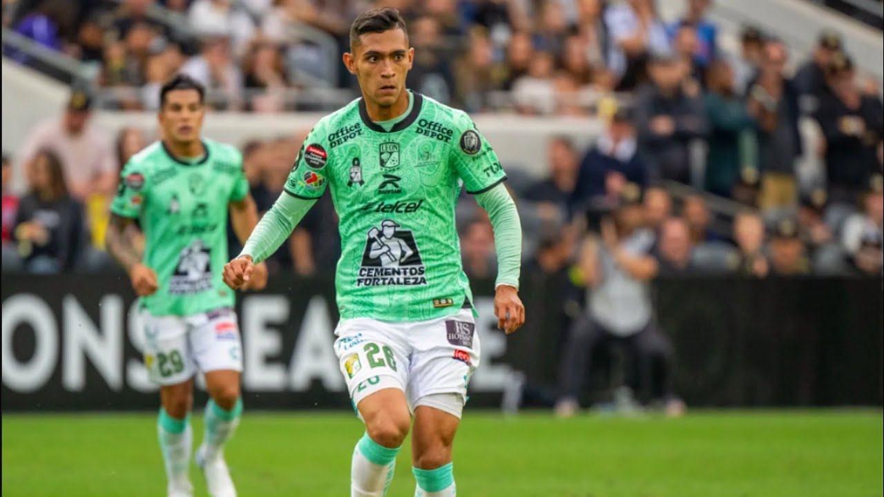 Fidel Ambriz: Amazing Complete Midfielder - YouTube