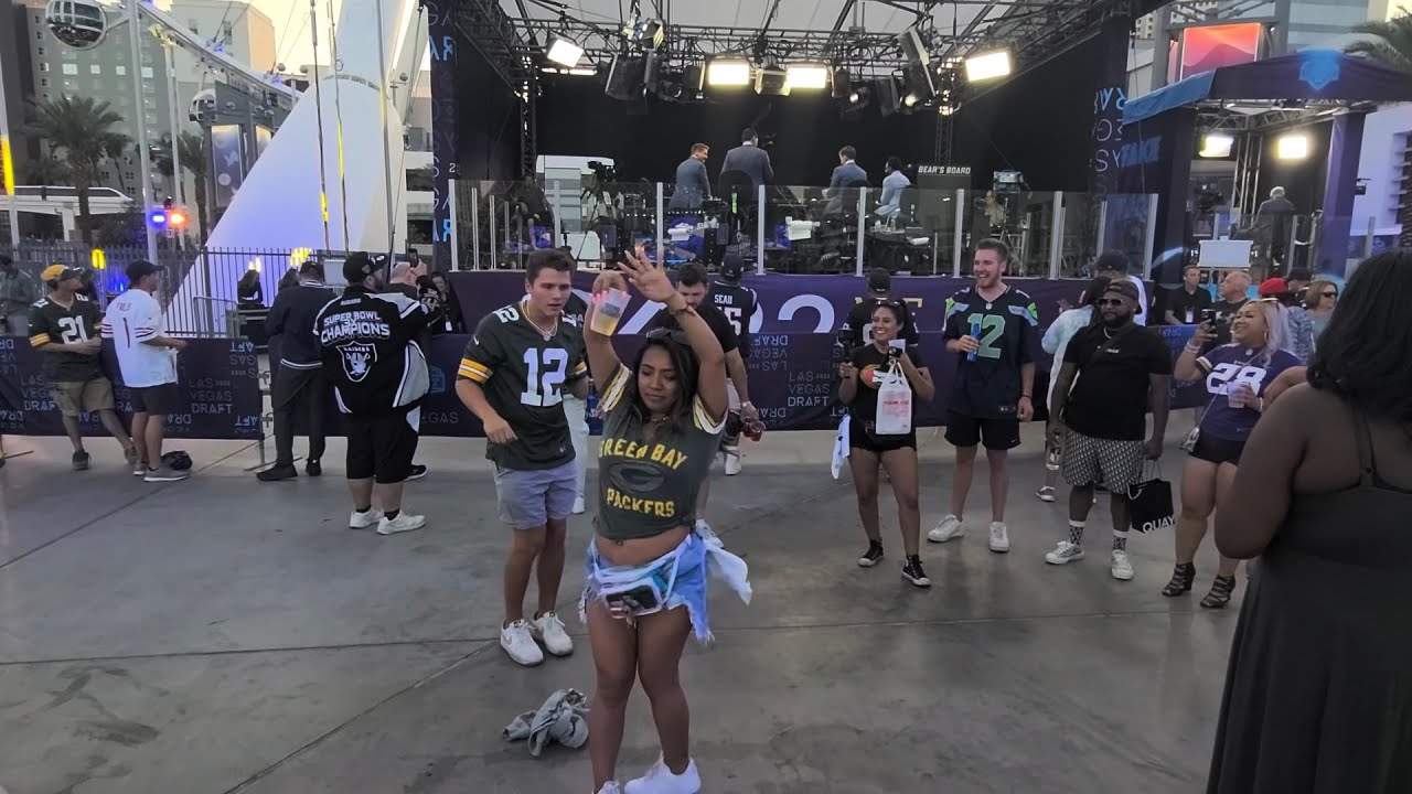 2022 NFL Draft Day 2 Las Vegas Strip Nevada Caesars Forum High Roller ...