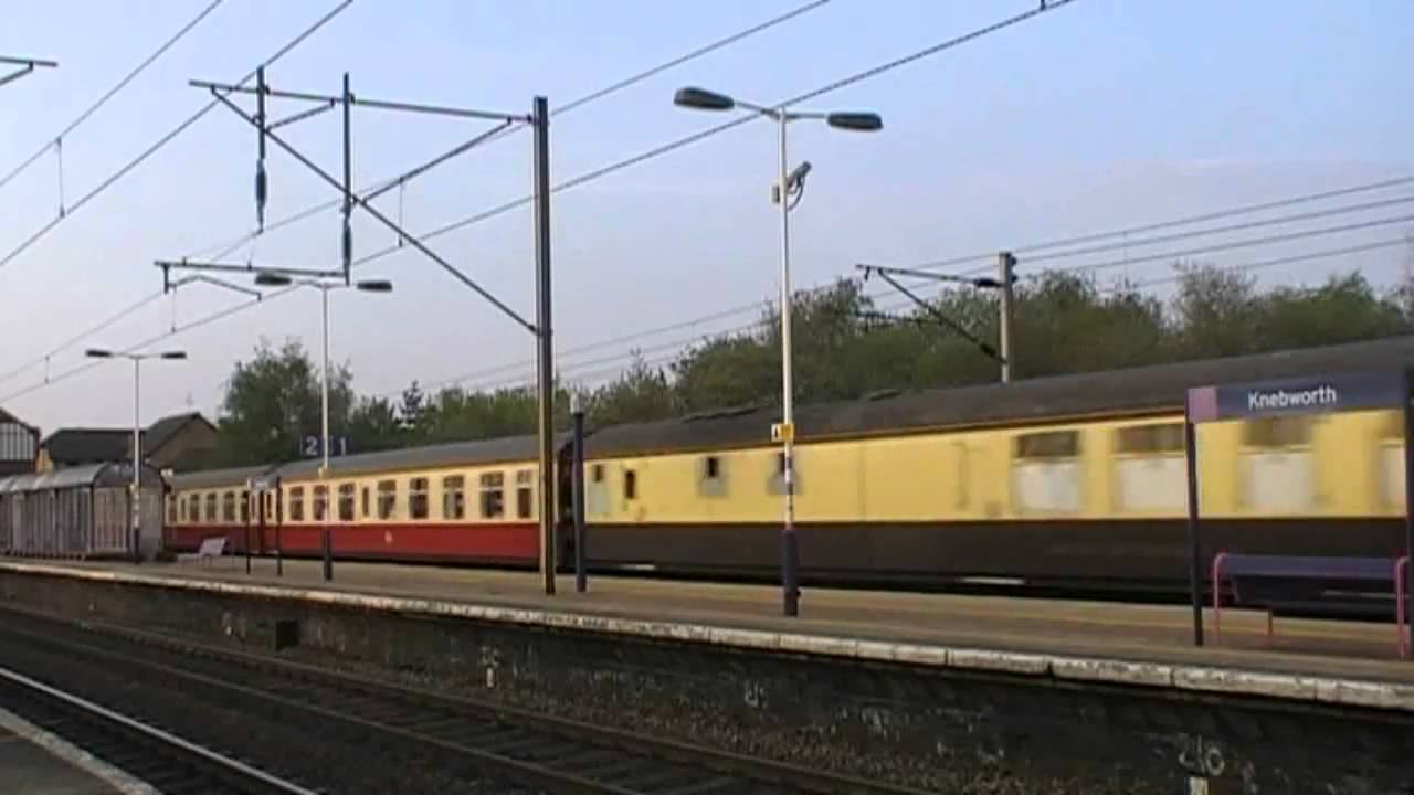 Class 67005 Queens's messenger - YouTube