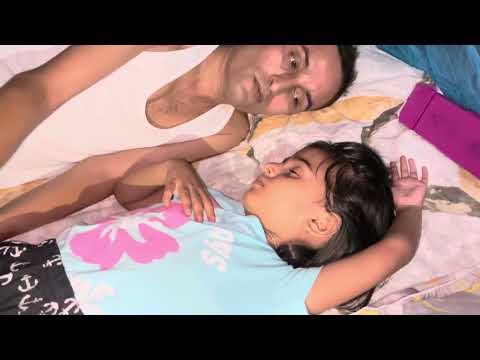 Father daughter ❤️ good night kisses 😘 love ❤️ #dailyvlog #villagerlifestyle #fatherdaughter 