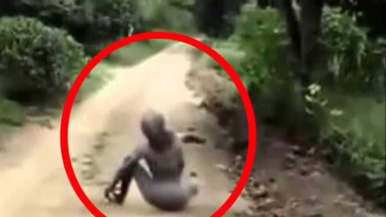 Real UFO & Alien Caught on Tape - YouTube