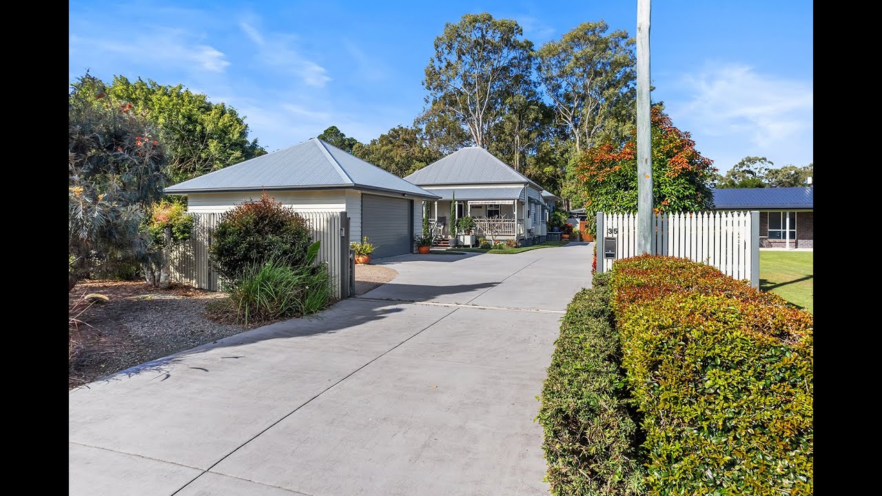 Gorgeous Queenslander with Modern Extension - YouTube