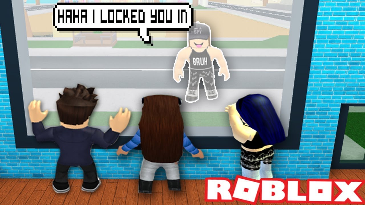 BULLY LOCKS US IN HER HOUSE IN ROBLOX | Robloxian Life | Roblox funny ...