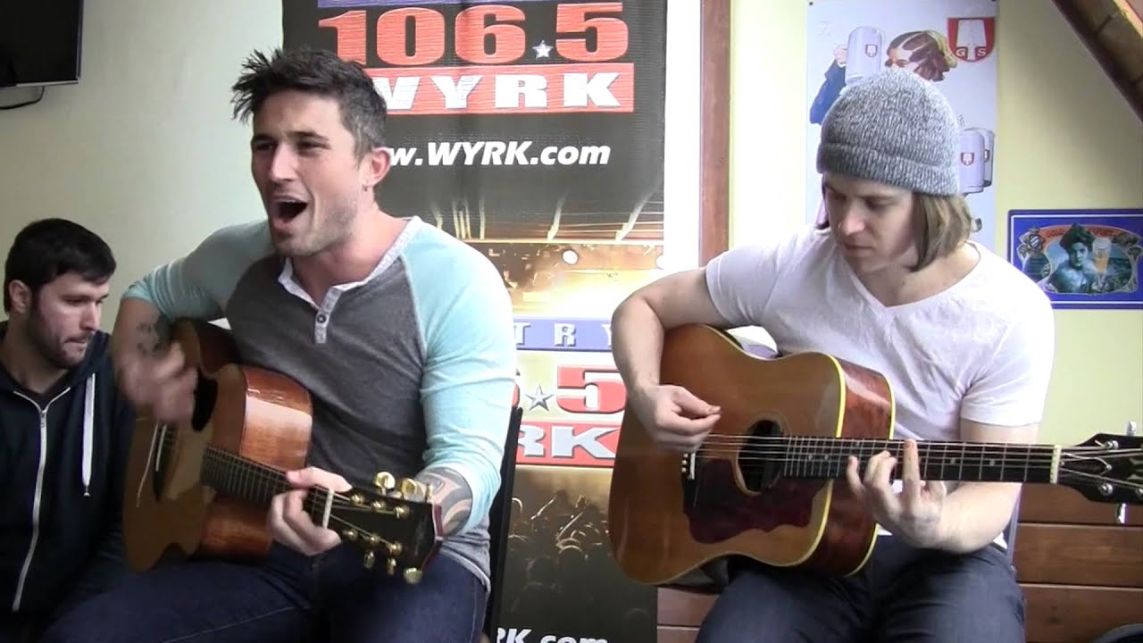 Michael Ray Acoustic Performance of "Kiss Me in the Morning" for WYRK ...