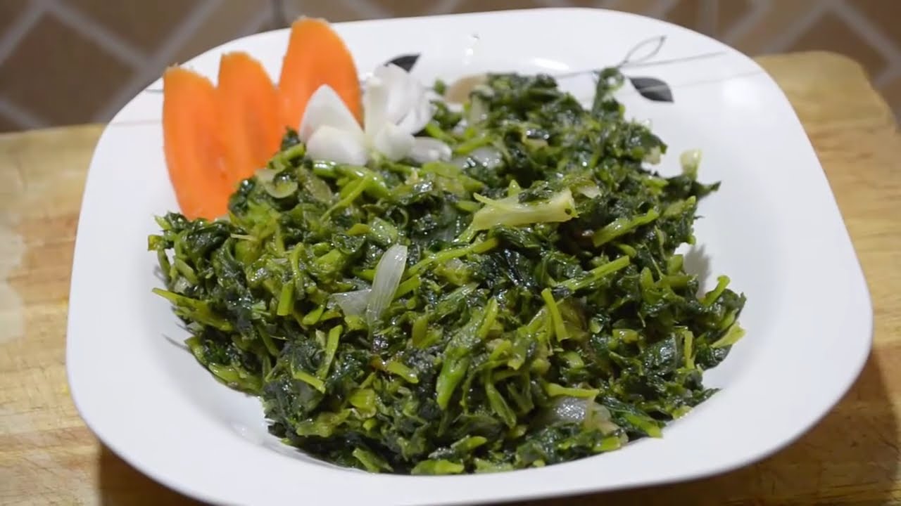 Cooking mallow plant |Summer vegetable recipe from Gilgit Baltistan ...