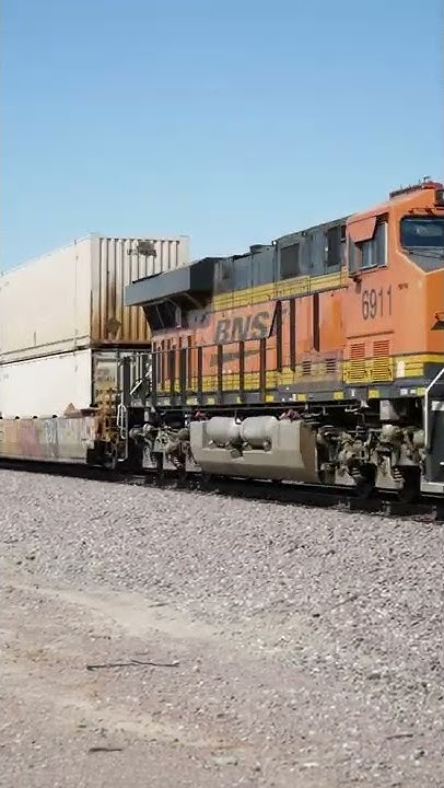 HIGH SPEED BNSF 7508 WITH FAKEBONNETT EB NEEDLES SUB - YouTube