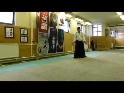 ushiro ryotedori nikyo ura [TUTORIAL] Aikido empty hand basic technique - YouTube