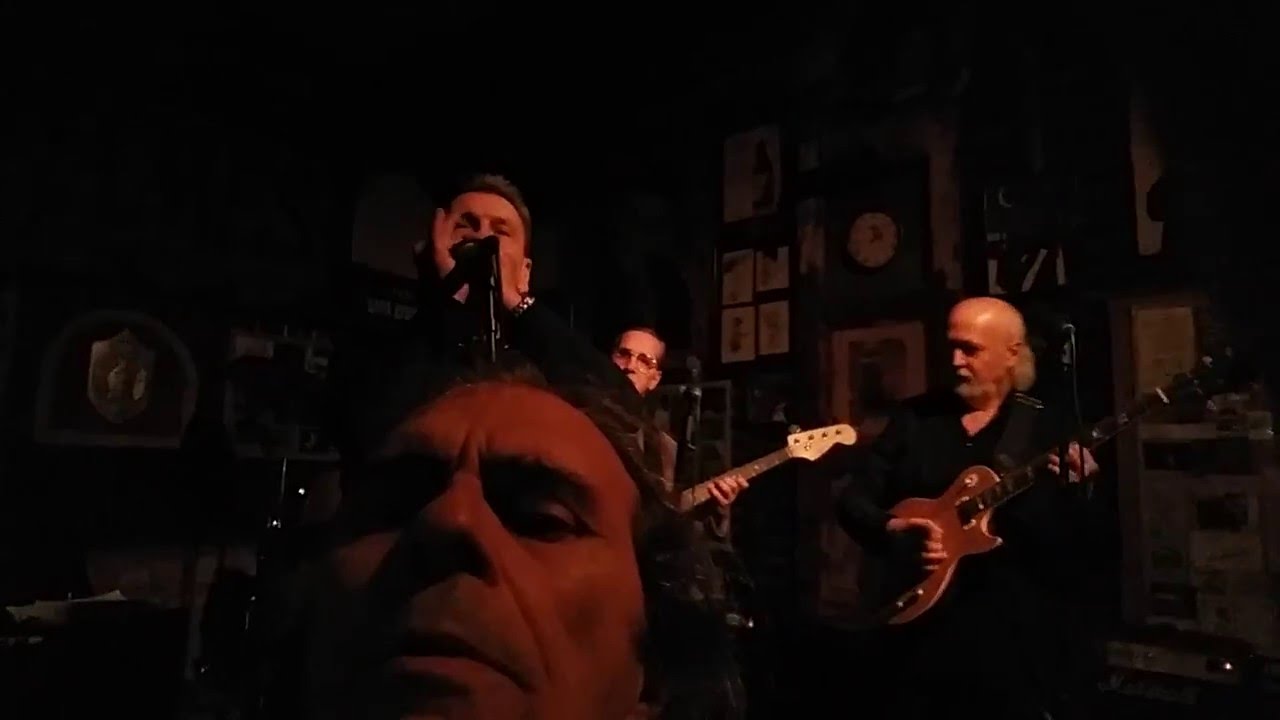 LOLE i Radio bluz bend Gipsy Woman , cover - YouTube