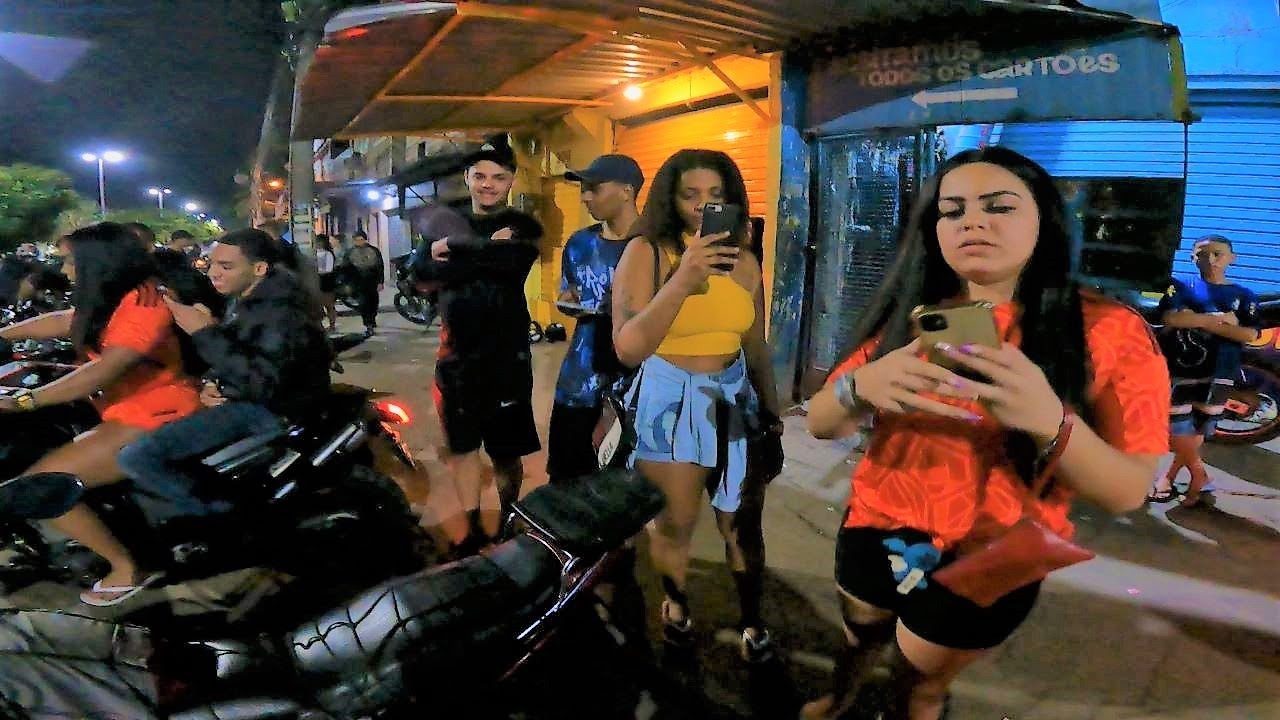 S1000 RR ENCANTOU AS MORENAS 😍 FLUXO DA FAVELA BOMBADÃO 🔥 ALOPREI 🤪 - YouTube