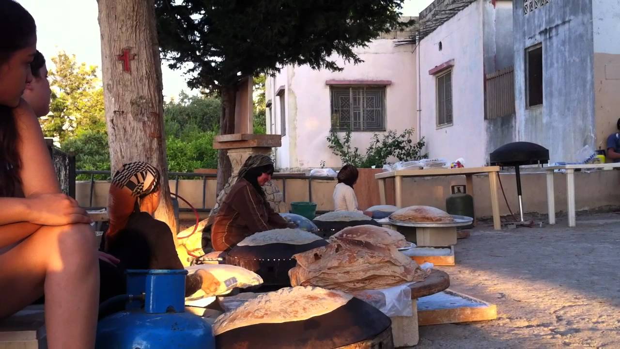Making Markouk Bread in Ain el Delb - YouTube