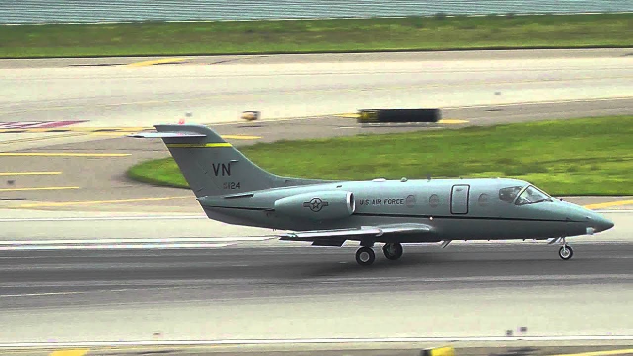 U.S. Air Force Private Jet | Landing RW30L | MSP - YouTube