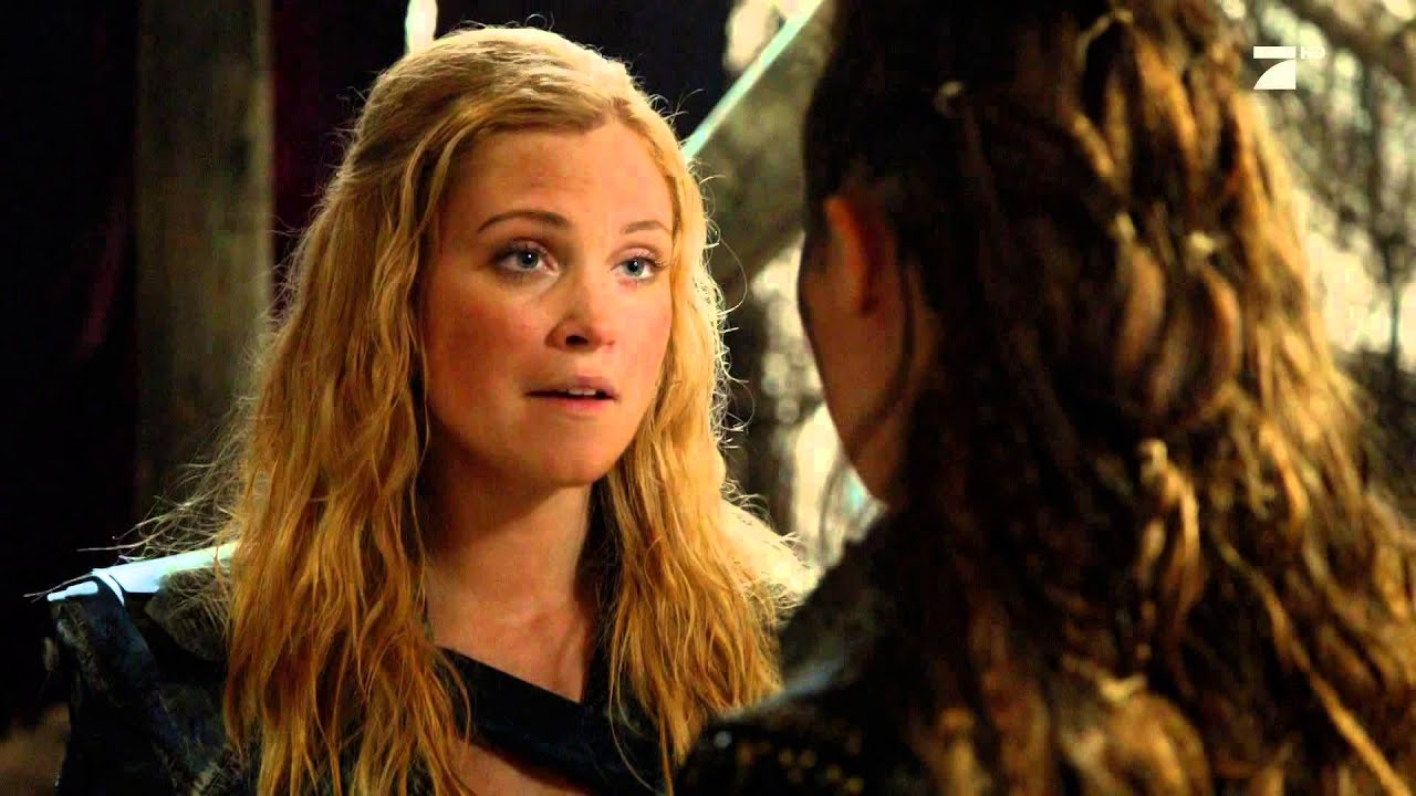 The 100 - Lexa and Clarke Kuss Szene HD - YouTube