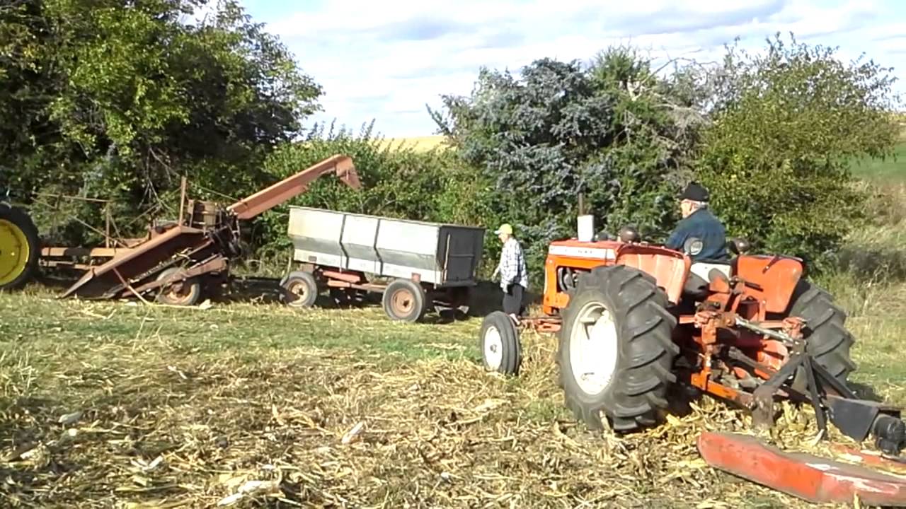 Allis D15 Chopping corn stalks in Iowa, 2013 - YouTube