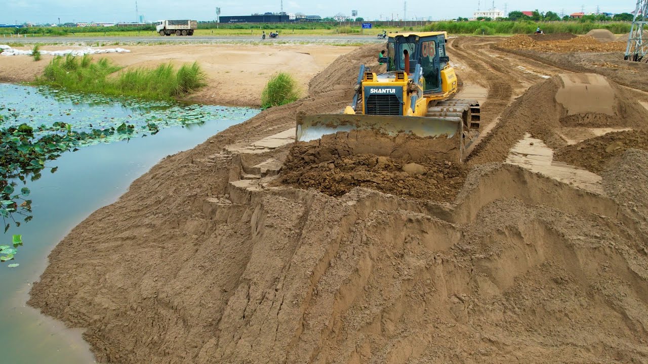 Ep3- Impressive Power Force Sand Forward Into The Water by Dozer Push ...