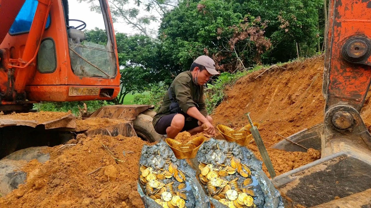 Experience a new job on an excavator. Found rare treasure - YouTube
