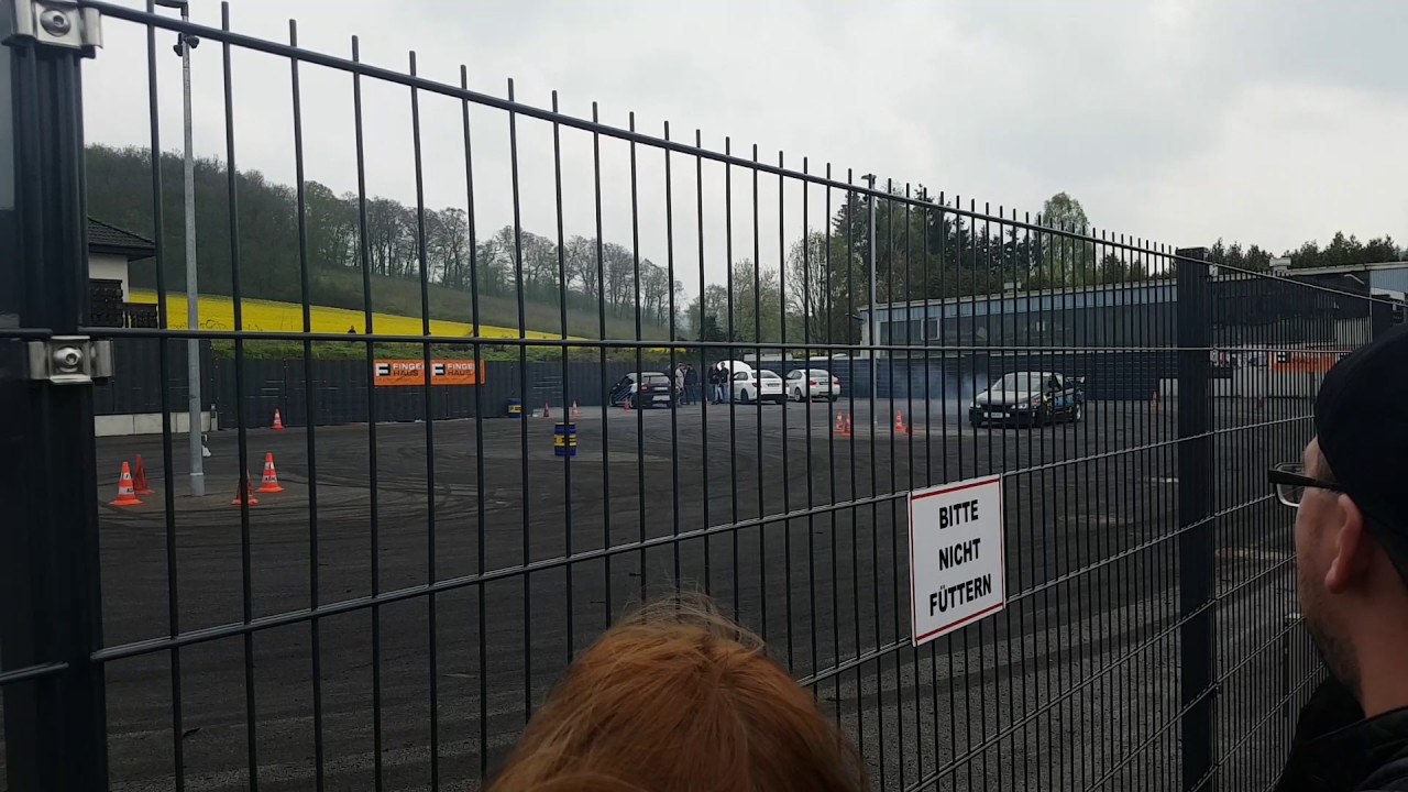 Auto Center Meschede Drift Show 07.05.2017 - YouTube