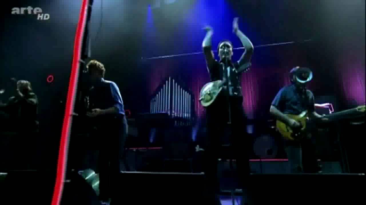 Arcade Fire - Keep The Car Running (ao vivo 2007) - YouTube
