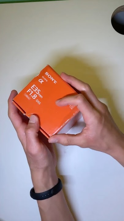 Sony E35 mm F1.8 oss ASMR Unboxing - YouTube