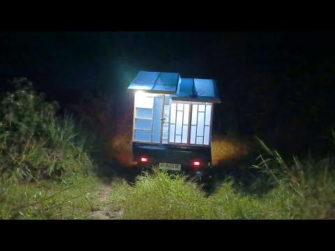 Camping hujan deras||makan lele bakar di hutan bermalam di mobil bersama kawan-kawan. 