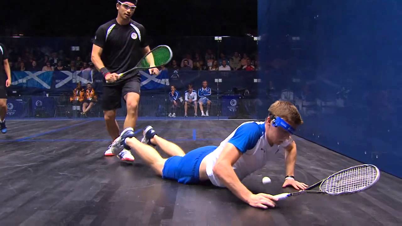 Valentino Bon Jovi Bong's amazing squash trick shot | Unmissable ...