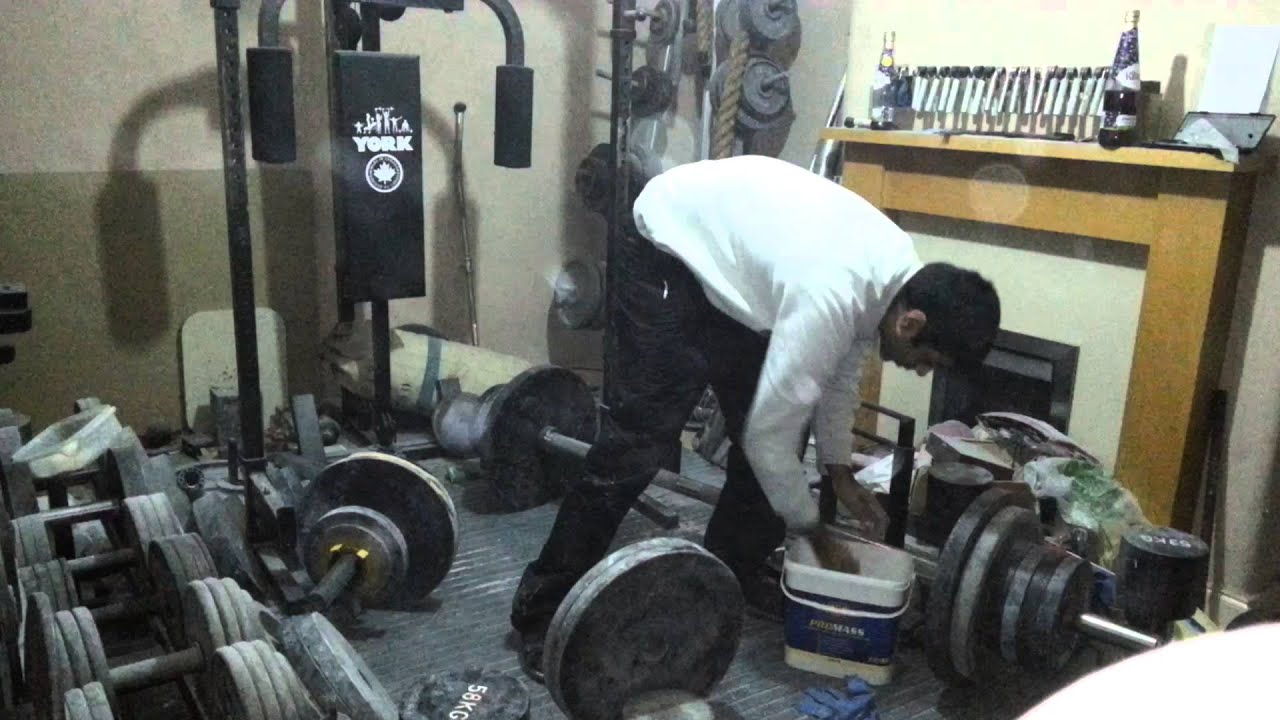 2 x 20kg 45s mid air hand to hand transfer hold - YouTube