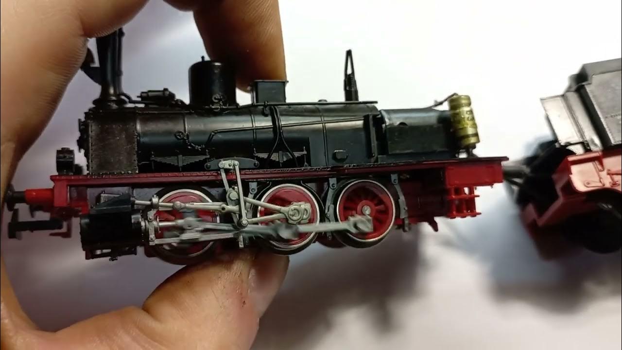 BR89 6009 H0 scale model during repair work - YouTube