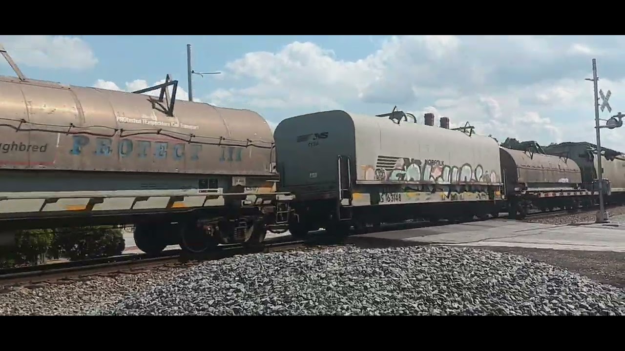 NS 242 with NS 4171 AC44C6M NS 9975 D9-40CW and NS 1171 SD70ACE - YouTube