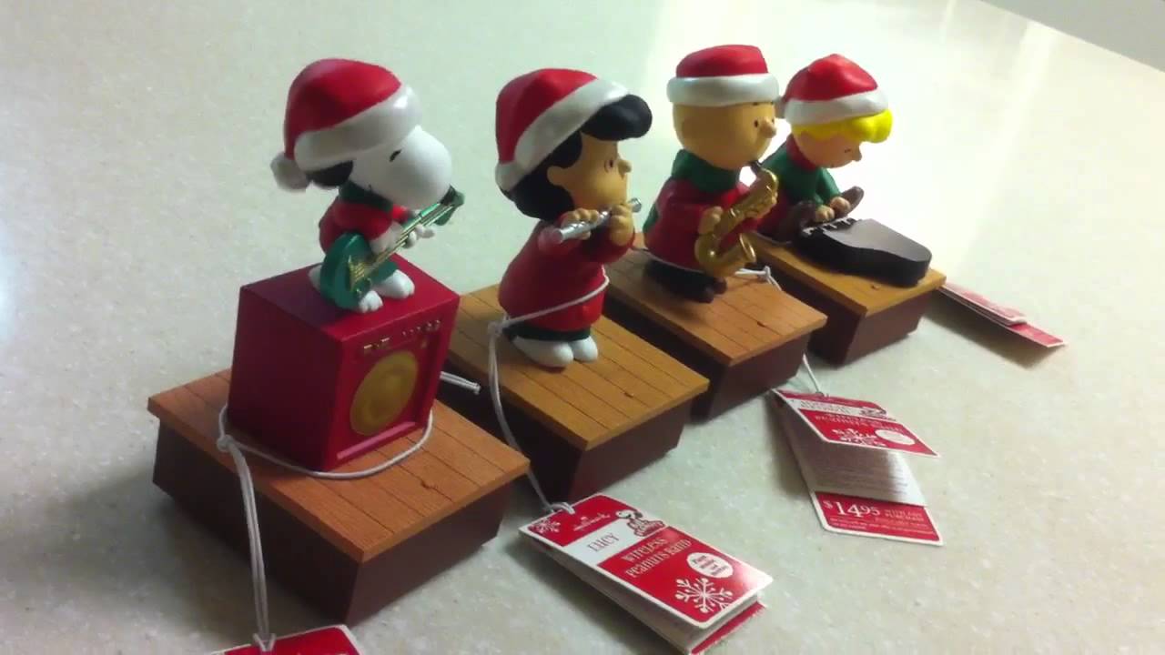 The Hallmark Peanuts Wireless Band 2011 - YouTube