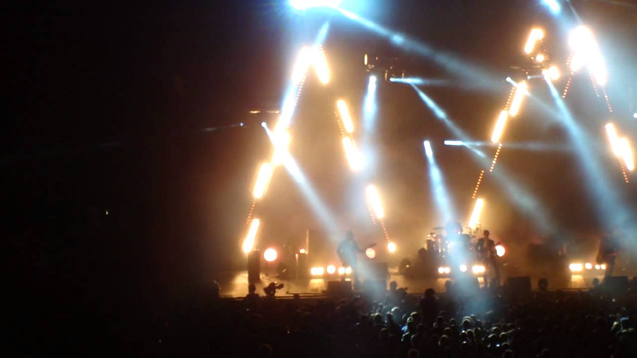 Crying Lightning- Arctic Monkeys live in NYC Feb 8th 2014 - YouTube