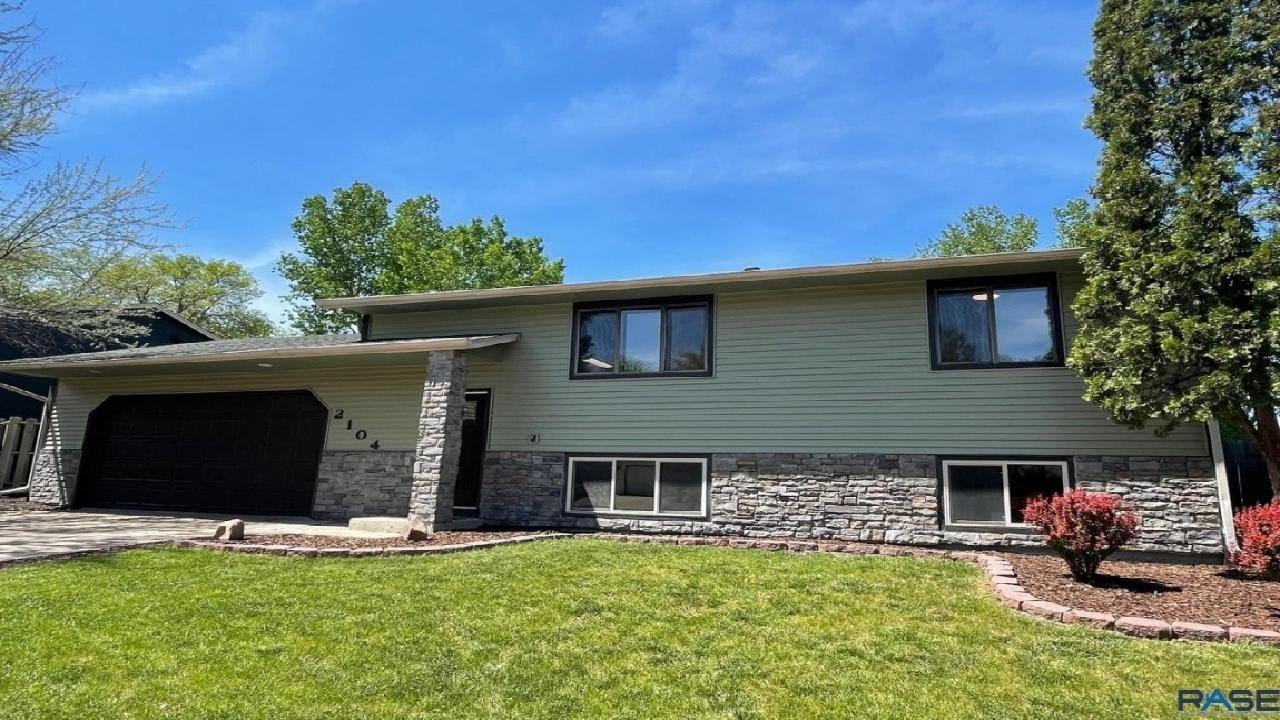 2104 E Tracy Ln, Sioux Falls, SD Presented by Tony Ratchford. - YouTube