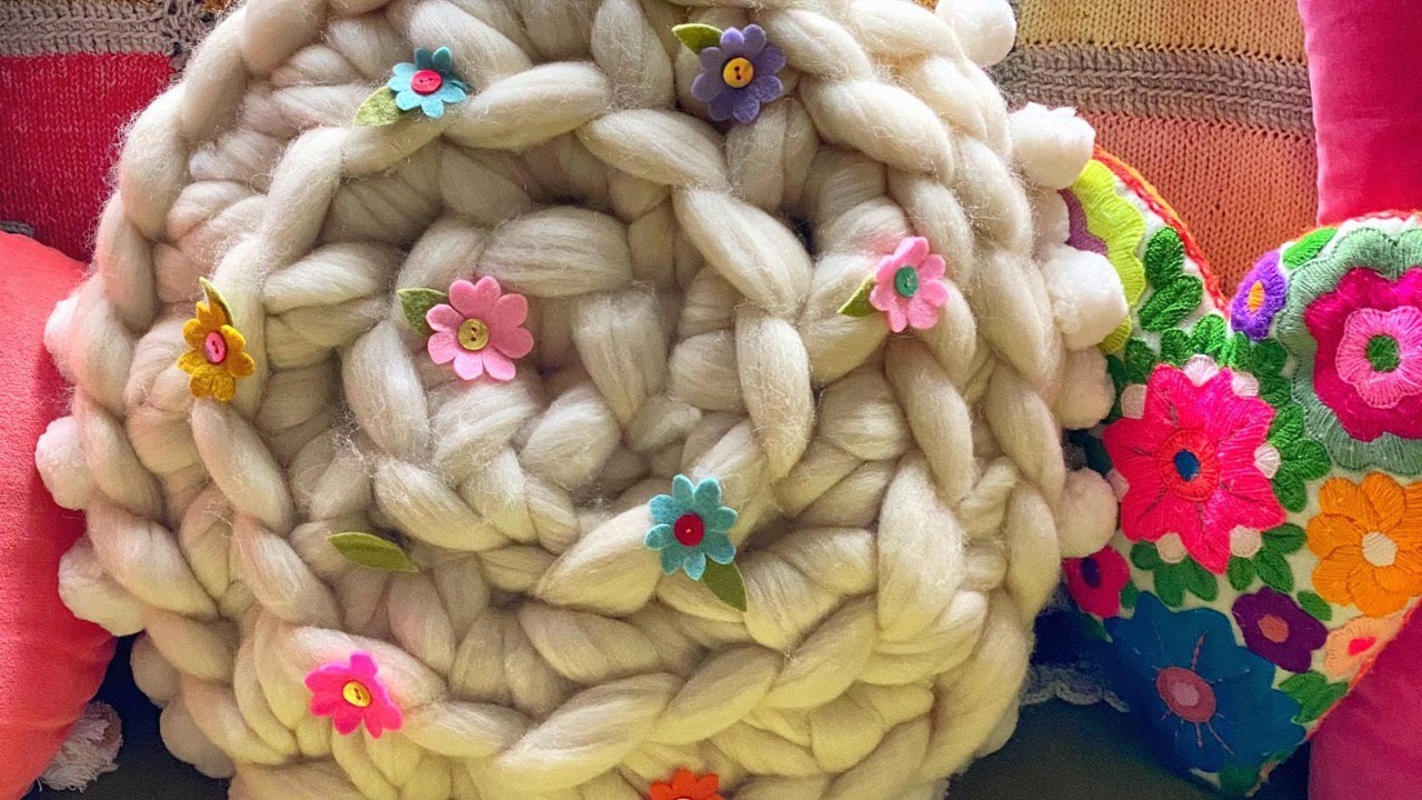 Giant Crochet (also called Extreme Crochet) - YouTube